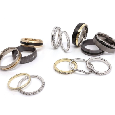 Comparing Gold vs Platinum vs Titanium Wedding Rings
