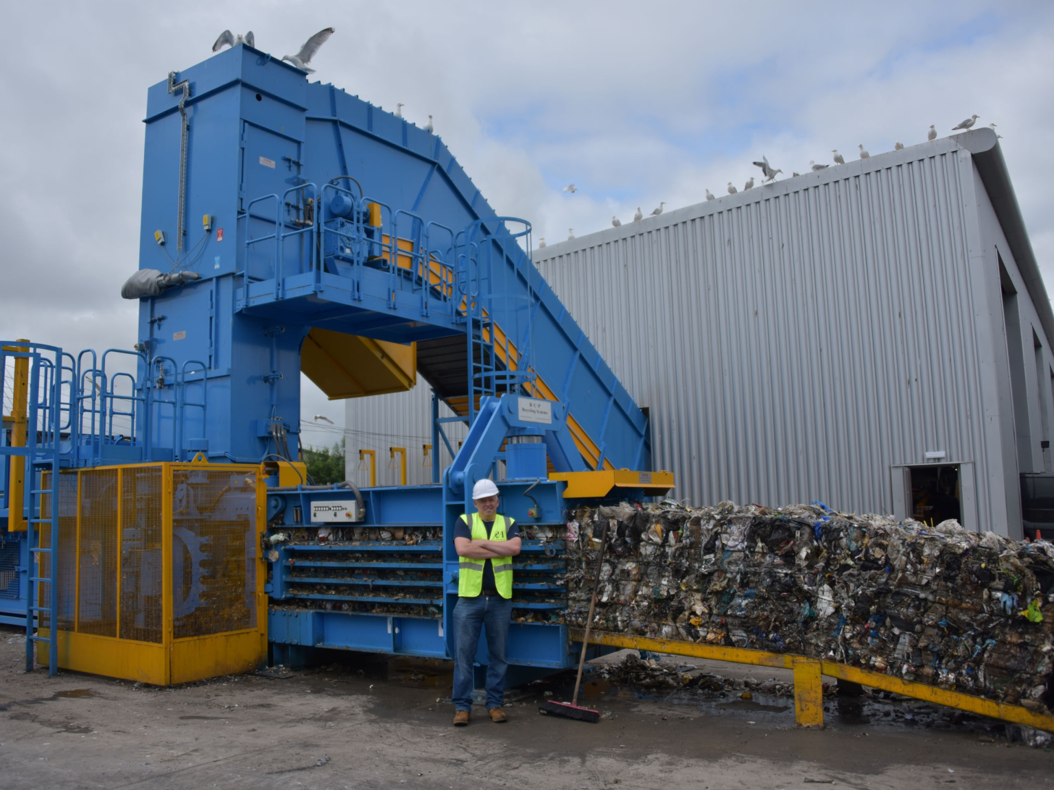 Devon Contract Waste celebrates launch of new distribution hub