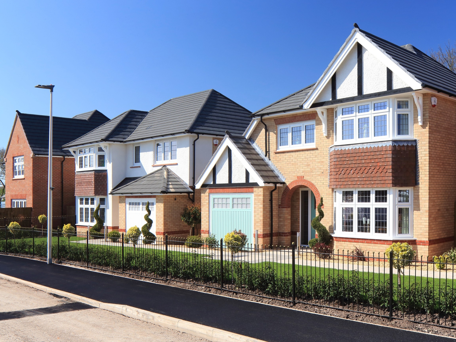 FAMILIES COME FIRST WITH REDROW’S STRATFORD HOME