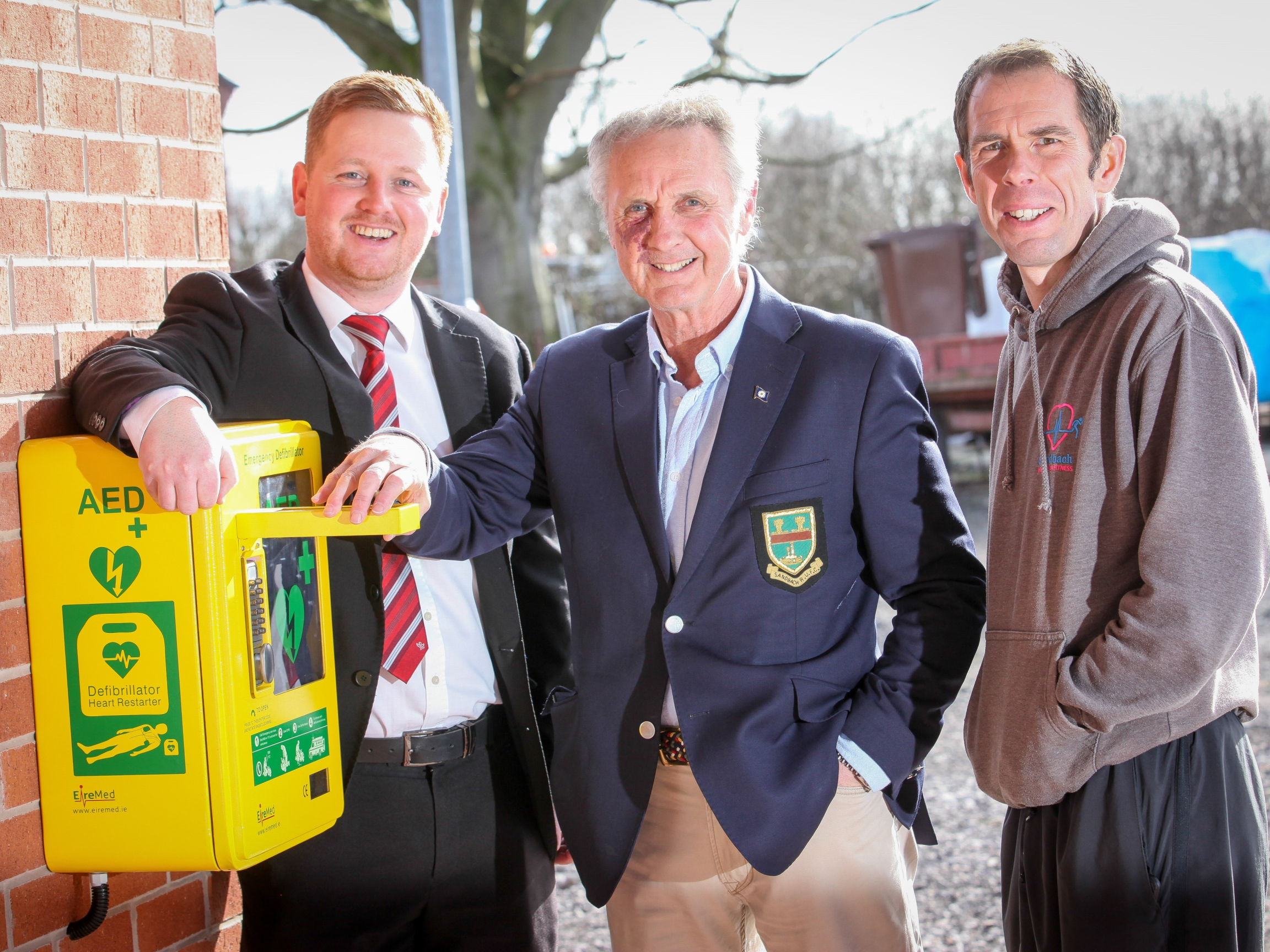 REDROW DONATES TOWARDS DEFBRILATOR IN SANDBACH