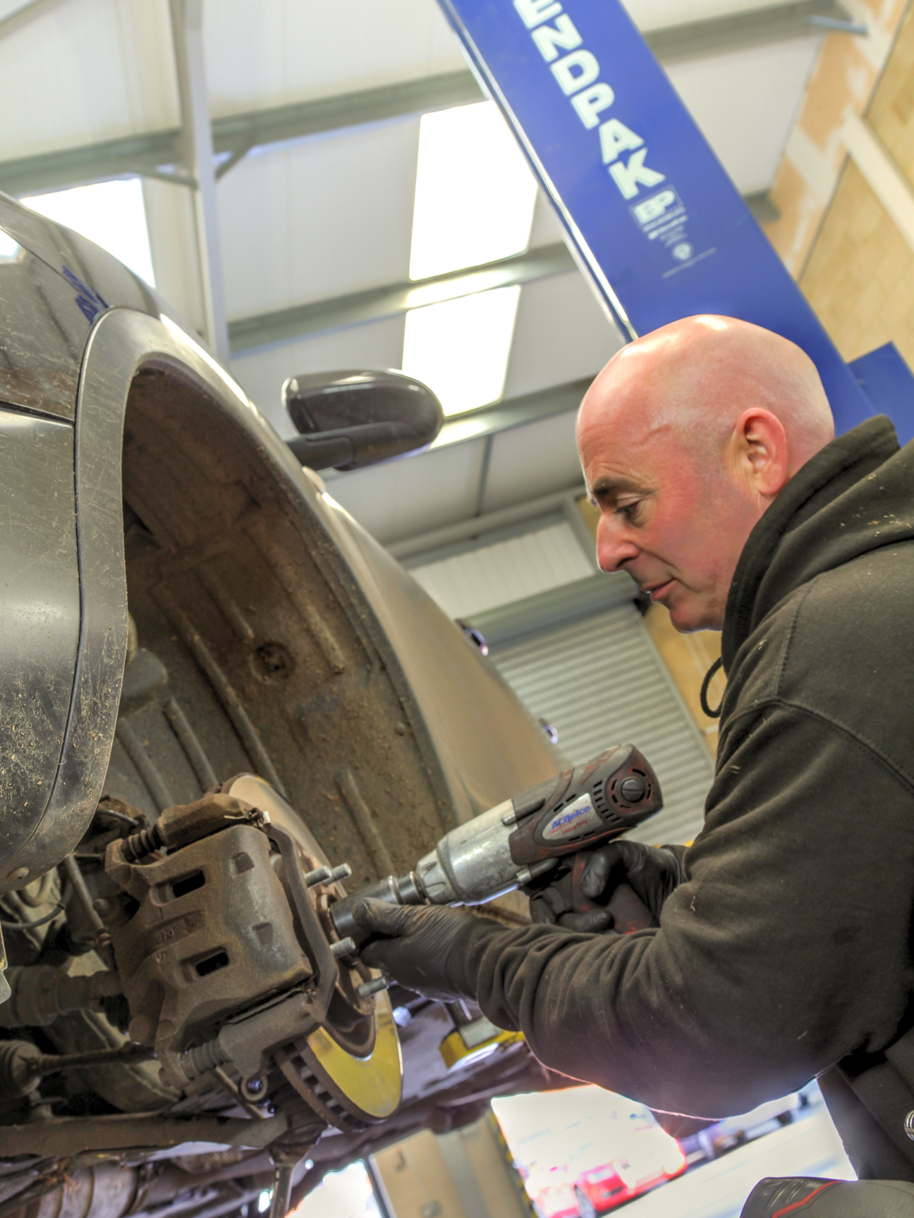 M H Autos - Vehicle Servicing in Basingstoke