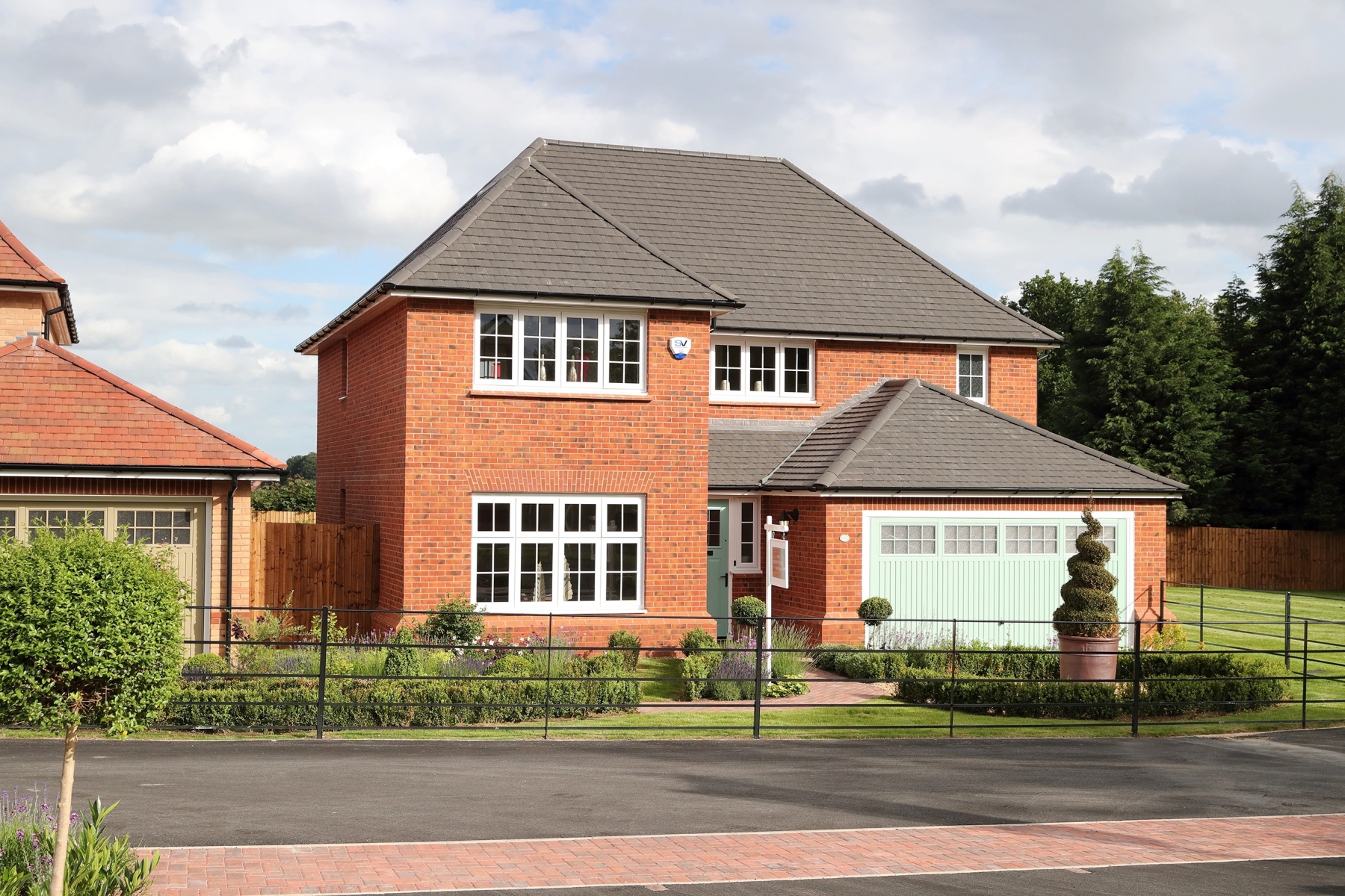 FABULOUS FAMILY LIVING AT HARTFORD GRANGE